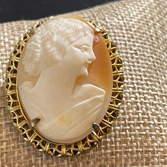 Unique Vintage | Jewelry | Cameo Profile Of Lady Very High Cameo With ...